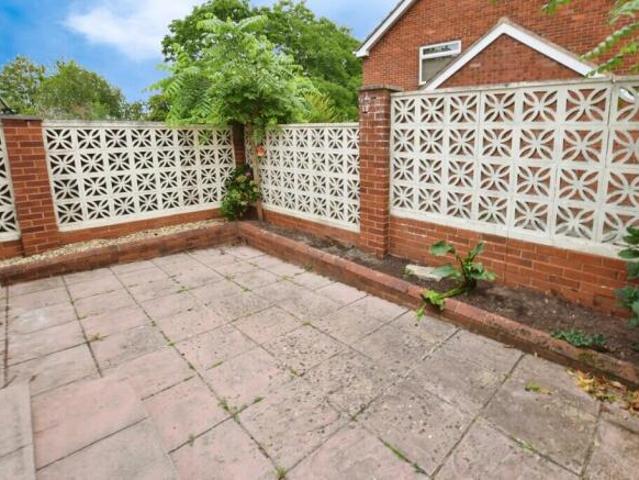 3 bedroom end of terrace house for sale in Woodbury View, EX2