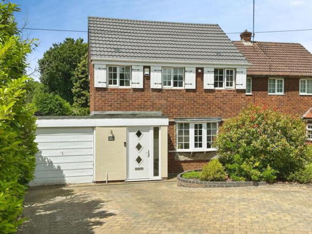 3 bedroom end of terrace house for sale in Woodhouse Road, Tettenhall, Wolverhampton, WV6 8JN, WV6