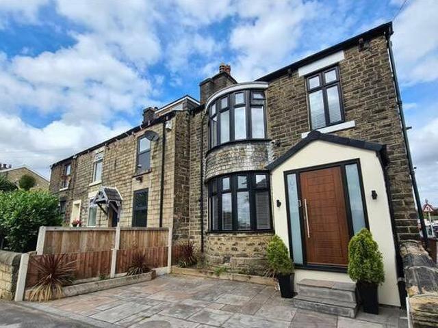 3 bedroom end of terrace house for sale in Woolley Lane Hollingworth Hyde Greater Manchester SK1