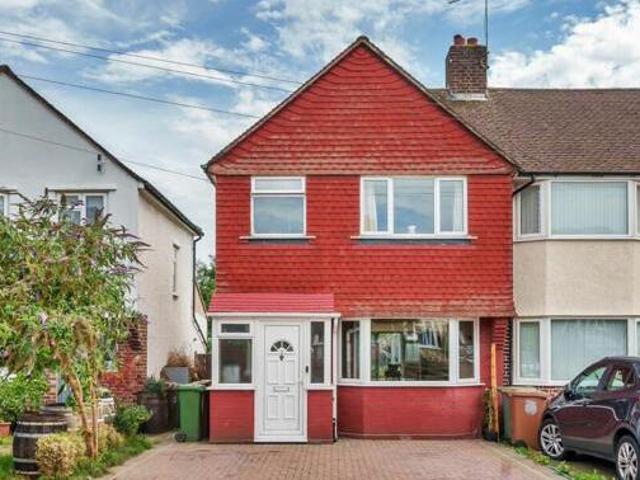 3 Bedroom End Of Terrace House For Sale In Worcester Park