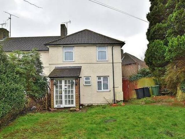 3 bedroom end of terrace house for sale in Worthington Road Dunstable Beds LU6