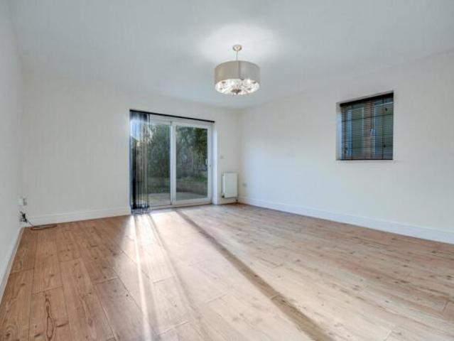 3 bedroom end of terrace house for sale in Watchouse Road, Chelmsford, CM2