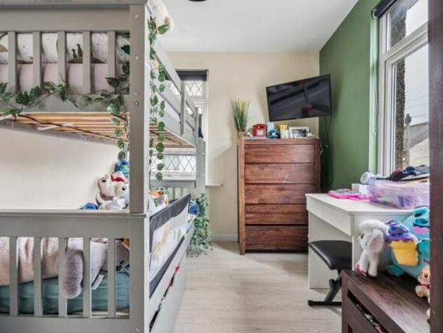 3 bedroom end of terrace house for sale in Walton Road, Bushey, WD23