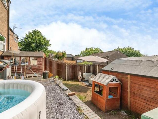 3 bedroom end of terrace house for sale in Welbeck Walk, Nottingham, NG3