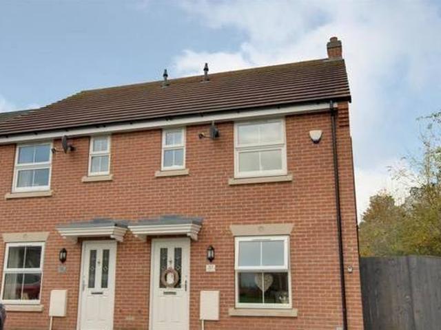 3 bedroom end of terrace house for sale in Wentworth Close Gilberdyke HU15