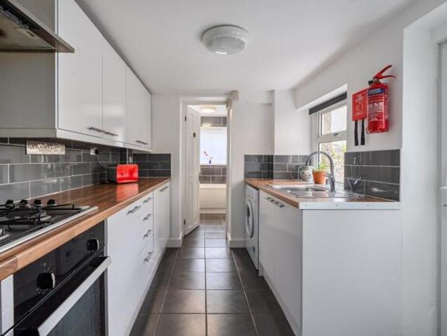 3 bedroom end of terrace house for sale in West Hill Road, PL4