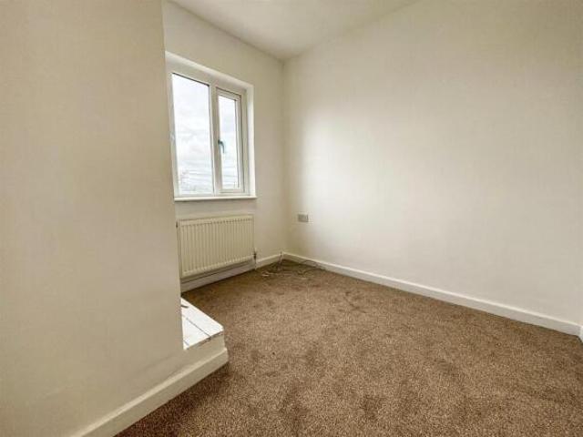 3 bedroom end of terrace house for sale in West Royd Drive, Shipley, BD18 1HN, BD18