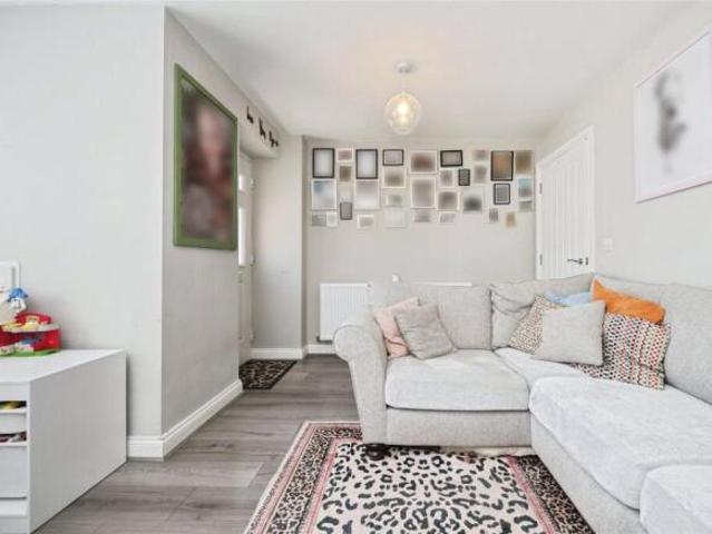 3 bedroom end of terrace house for sale in Weston Lane, SOUTHAMPTON, Hampshire, SO19