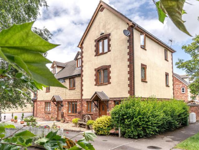 3 bedroom end of terrace house for sale in Westons Hill Drive, Emersons Green, BS16