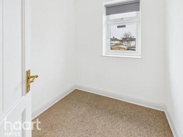 3 bedroom end of terrace house for sale in Whittington Avenue, Hayes, UB4
