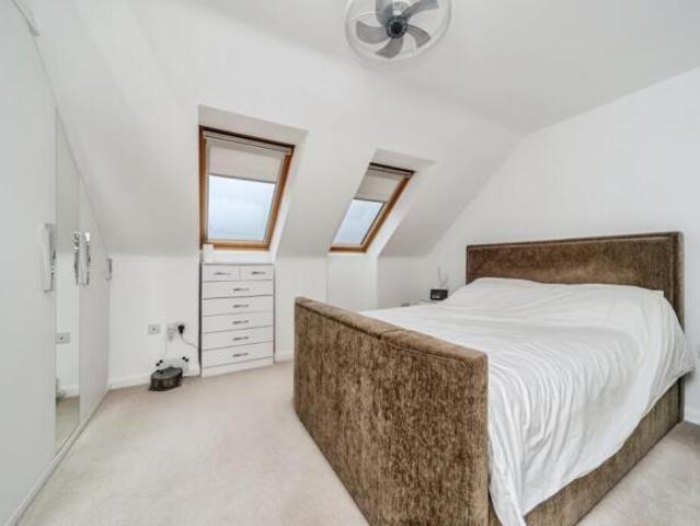 3 bedroom end of terrace house for sale in Wilkinson Road, Bedford, MK42