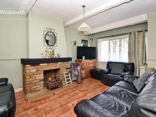 3 bedroom end of terrace house for sale in Willow Walk, Sutton, SM3