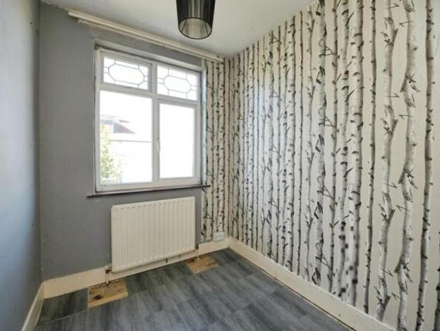 3 bedroom end of terrace house for sale in Wilton Drive, Romford, RM5