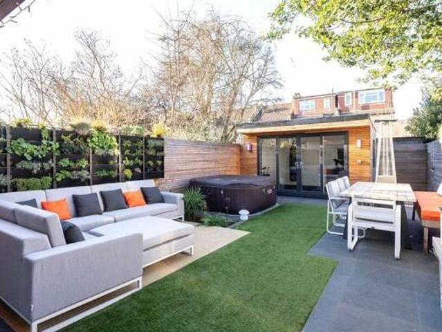 3 Bedroom End Of Terrace House For Sale In Wimbledon, London