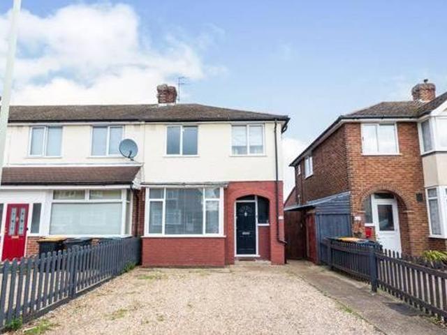3 bedroom end of terrace house for sale in Winchester Road Bedford Bedfordshire MK42