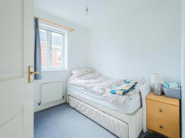 3 bedroom end of terrace house for sale in Winton Road, Stratton, Swindon, SN3
