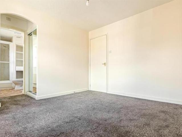 3 bedroom end of terrace house for sale in Wych Elm Road, Oadby, Leicester, LE2