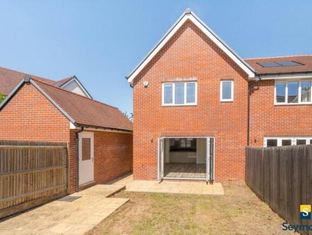 3 bedroom end of terrace house for sale in Tovey Green, Guildford, Surrey, GU3