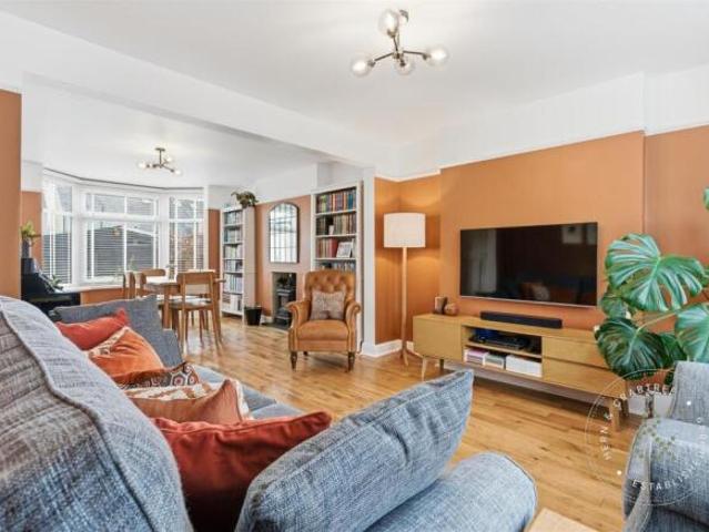 3 bedroom end of terrace house for sale in Toftingall Avenue, Birchgrove, Cardiff, CF14