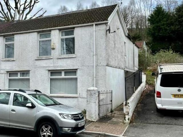 3 Bedroom End Of Terrace House For Sale In Tonypandy, Rct