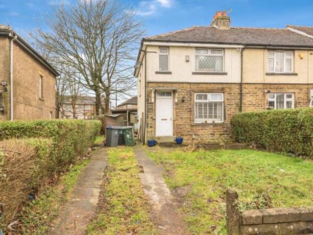 3 bedroom end of terrace house for sale in Torre Grove, Bradford, BD6