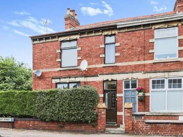 3 Bedroom End Of Terrace House For Sale In Tamworth, Staffordshire