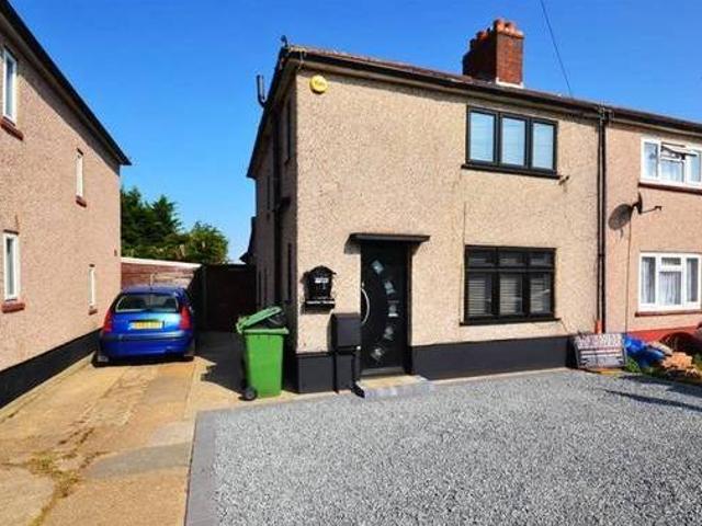 3 bedroom end of terrace house for sale in Templer Avenue Chadwell StMary RM16