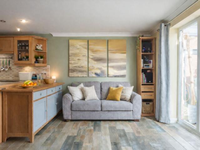 3 bedroom end of terrace house for sale in Thursday Street, Swindon, SN25