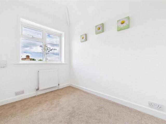 3 bedroom end of terrace house for sale in Thirlmere Avenue, Tilehurst, Reading, Berkshire, RG30