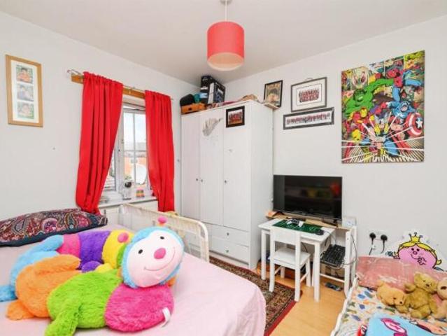 3 bedroom end of terrace house for sale in Thorn Road, Hampton Hargate, Peterborough, PE7