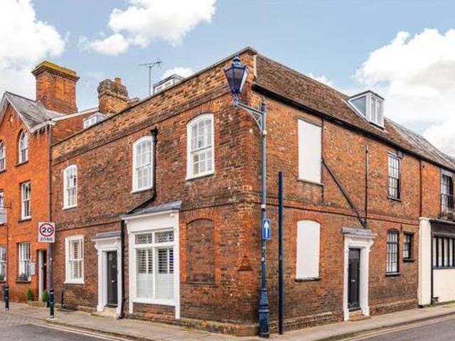 3 bedroom end of terrace house for sale in Tilehouse Street Hitchin Hertfordshire SG5