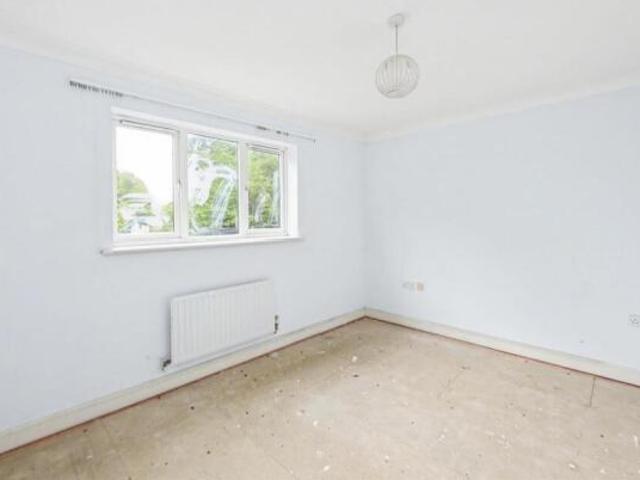 3 bedroom end of terrace house for sale in Ulverston Close, St. Albans, AL1