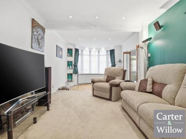 3 bedroom end of terrace house for sale in Victoria Road, Barking, IG11