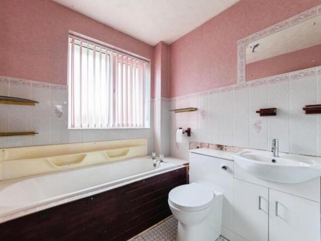 3 bedroom end of terrace house for sale in Vista Green, Birmingham, West Midlands, B38