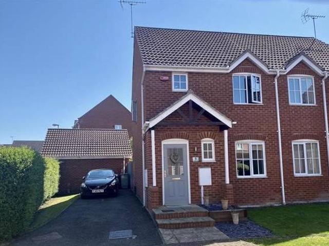 3 bedroom end of terrace house for sale in Youngs Close Coddington Newark NG24