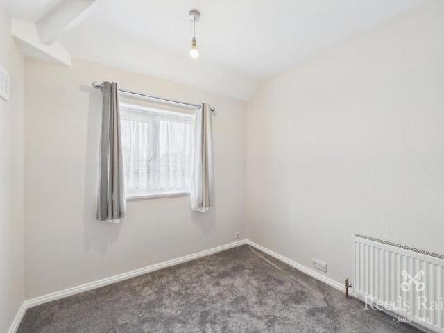 3 bedroom end of terrace house to rent