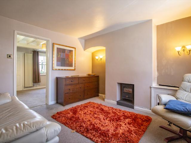 3 bedroom end of terrace house to rent