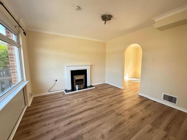 3 bedroom end of terrace house to rent