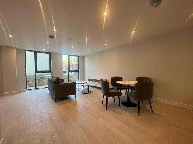 3 bedroom end of terrace house to rent
