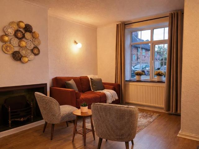 3 bedroom end of terrace house to rent
