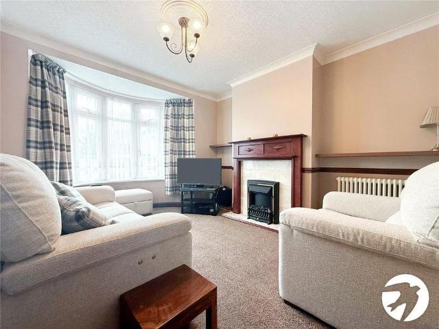 3 bedroom end of terrace house to rent