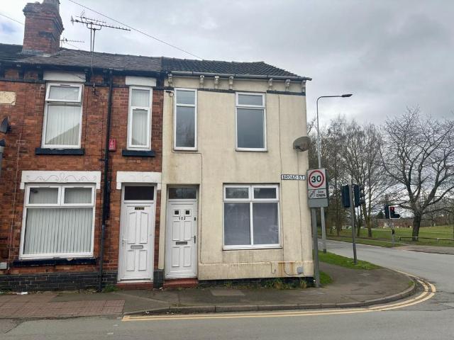 3 bedroom end of terrace house to rent