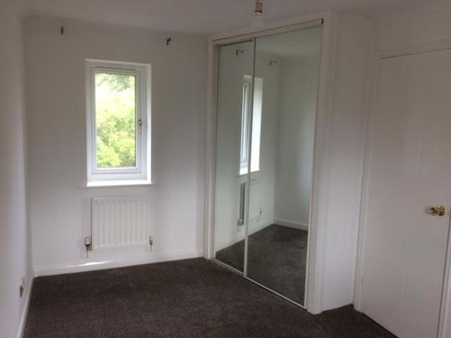 3 bedroom end of terrace house to rent