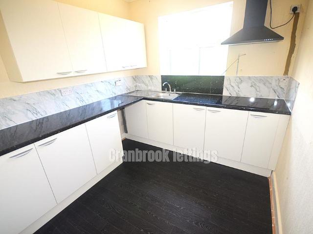 3 bedroom end of terrace house to rent