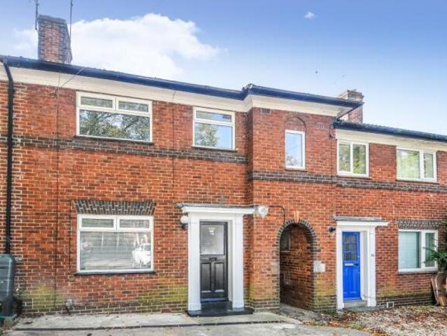 3 bedroom end of terrace house to rent