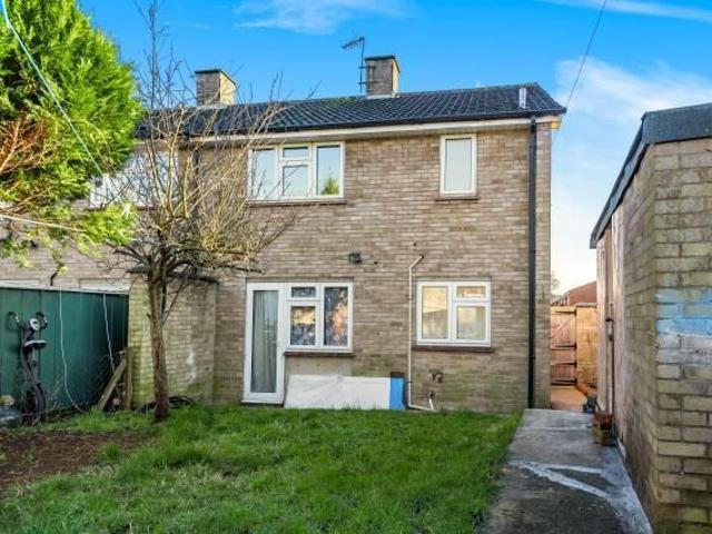 3 bedroom end of terrace house to rent