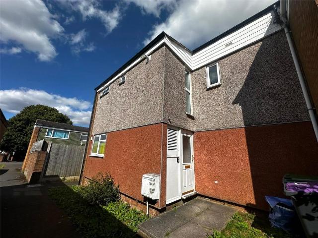 3 bedroom end of terrace house to rent