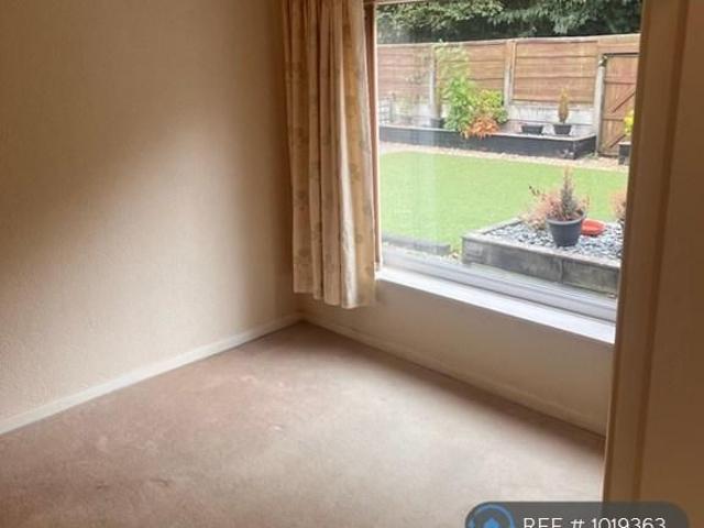 3 bedroom end of terrace house to rent