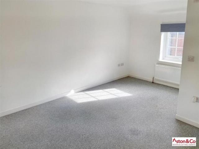 3 bedroom end of terrace house to rent