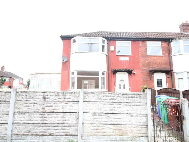 3 bedroom end of terrace house to rent